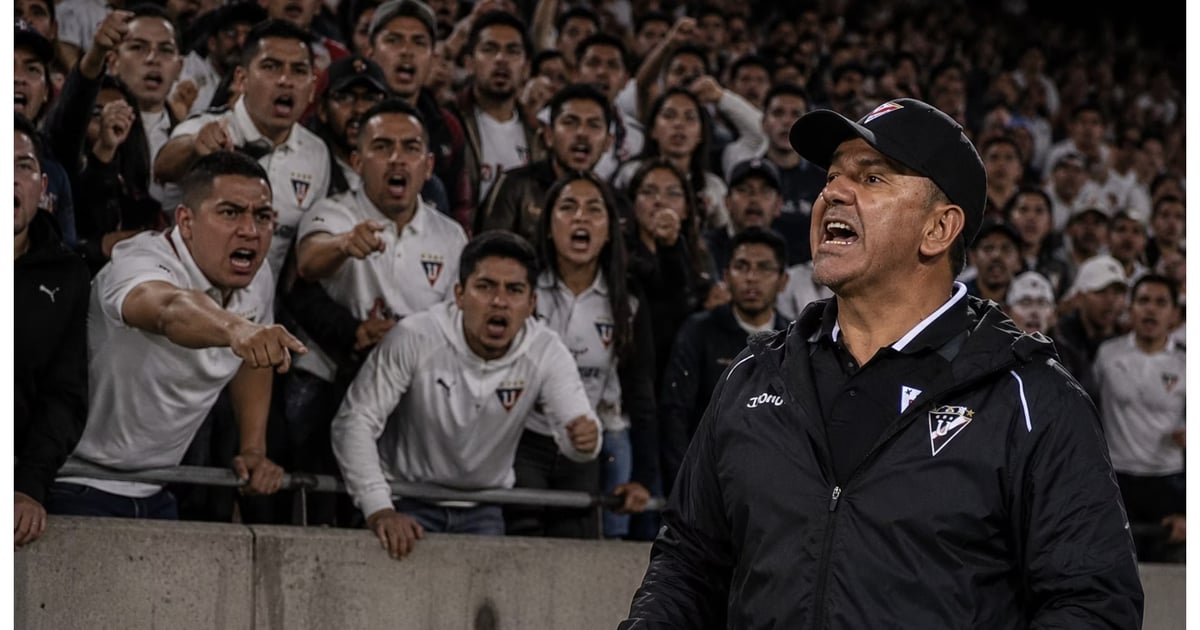 Hinchas de LDU quisieron caerle a golpes al técnico de Always Ready ...