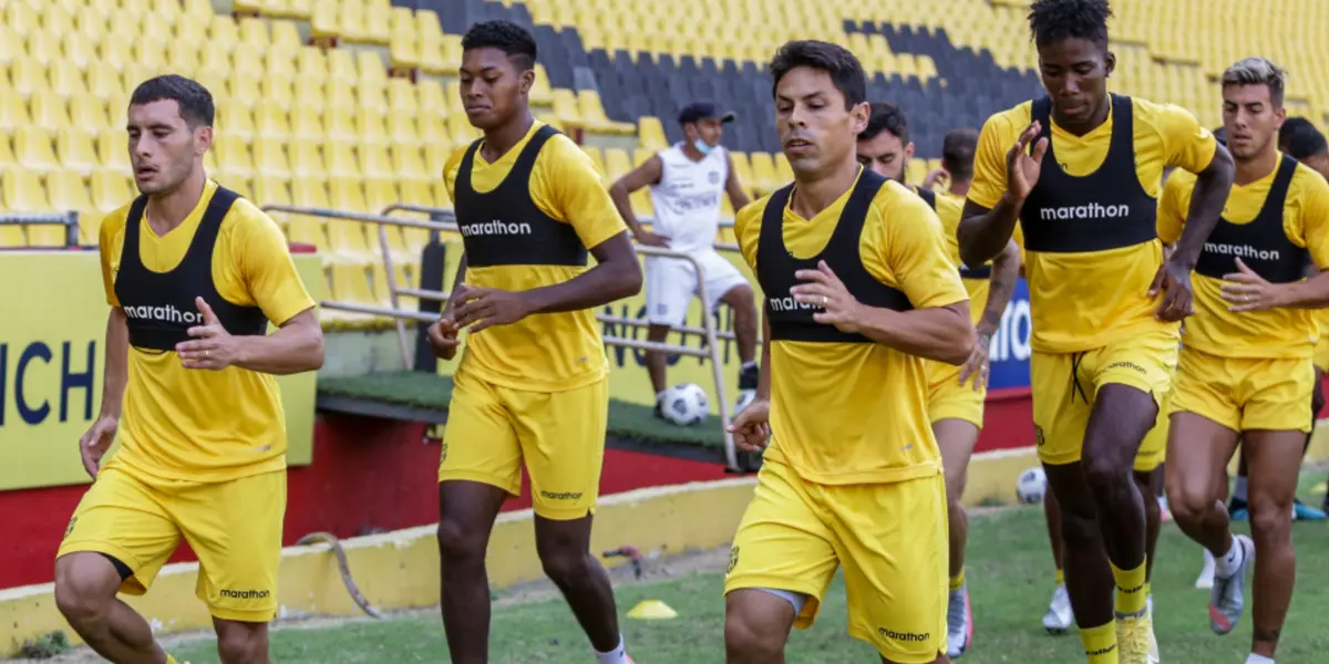 El refuerzo que asombró a F. Bustos desde la primera práctica de ...